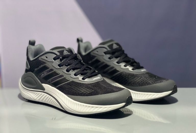 Review giày Adidas Alphamagma chính hãng, có đáng tiền mua?